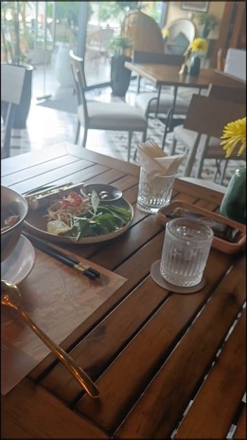 Франция в центре Хошимина? 🇫🇷😳