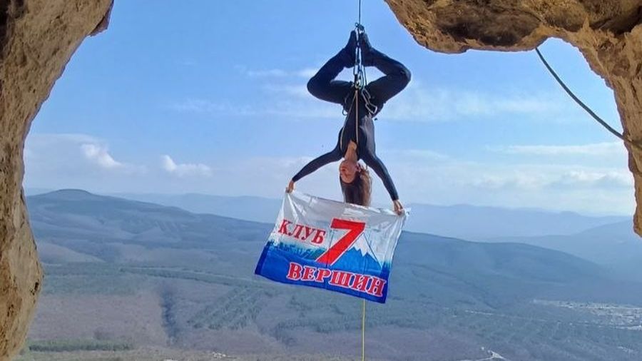 Пионеры весеннего сезона в Крыму Алина и Маша проходят расширенную программу в рамках Горной школы