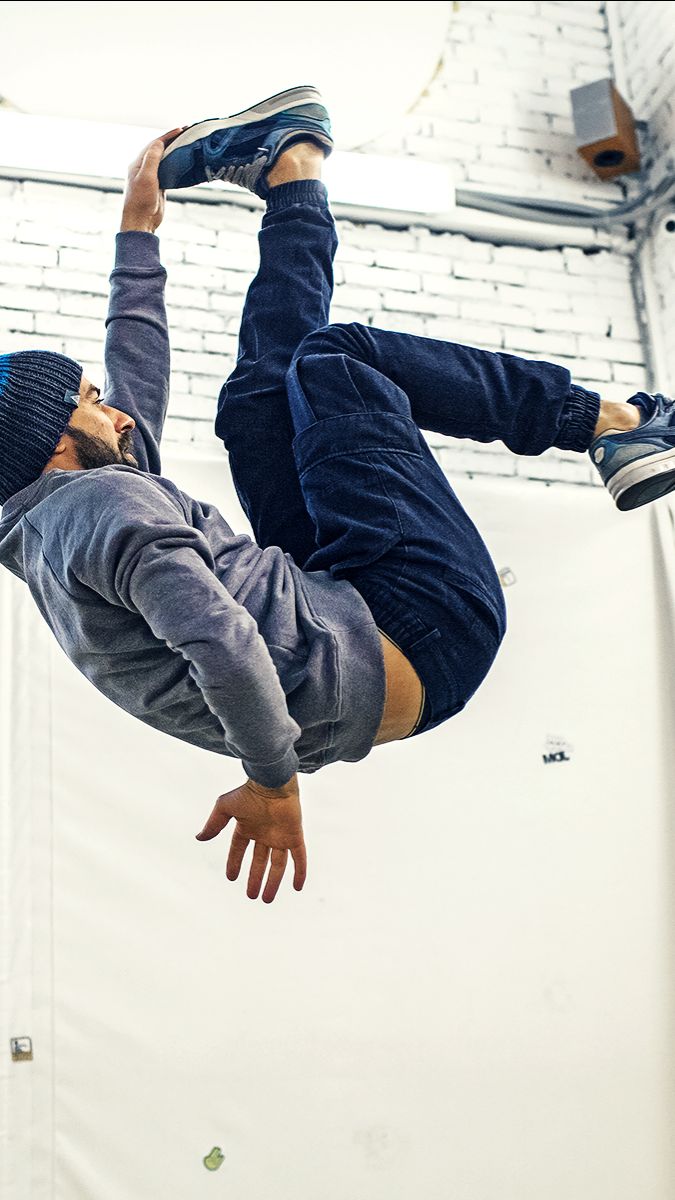 Акробатика на батуте для сноубордистов и вейкбордистов: Развлечения Агентства Экстрима АХАА