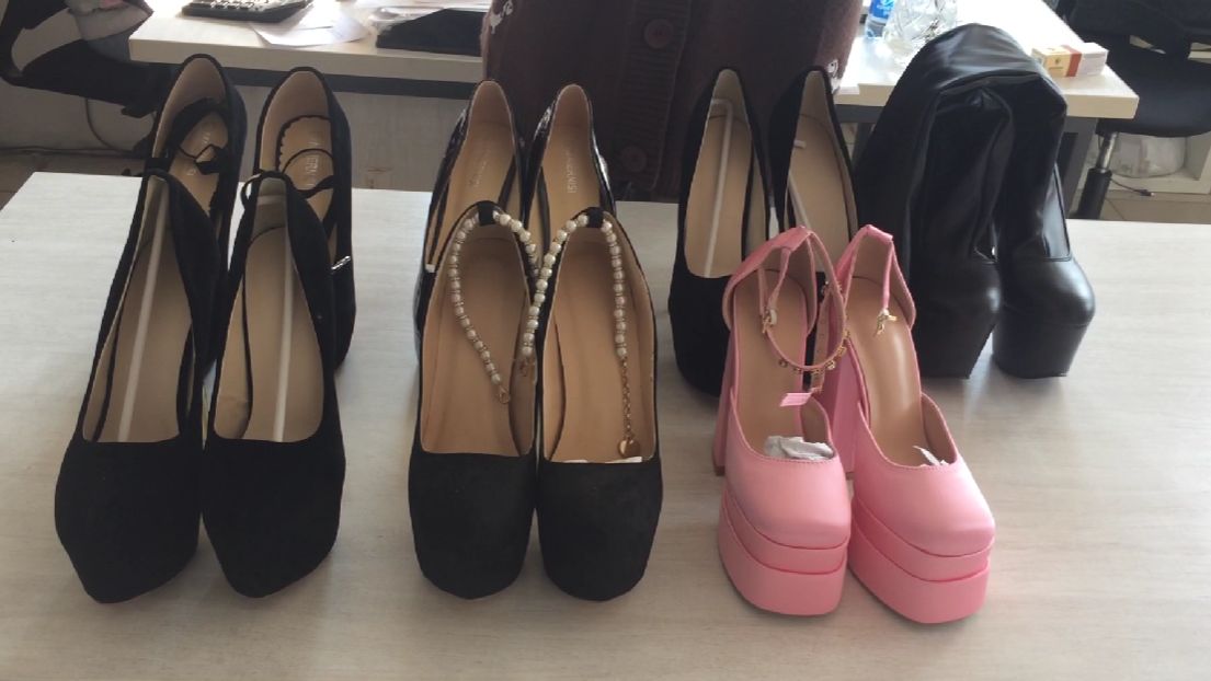 сти337. Туфли на высоком каблуке