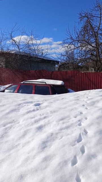 Машина ждет весну...