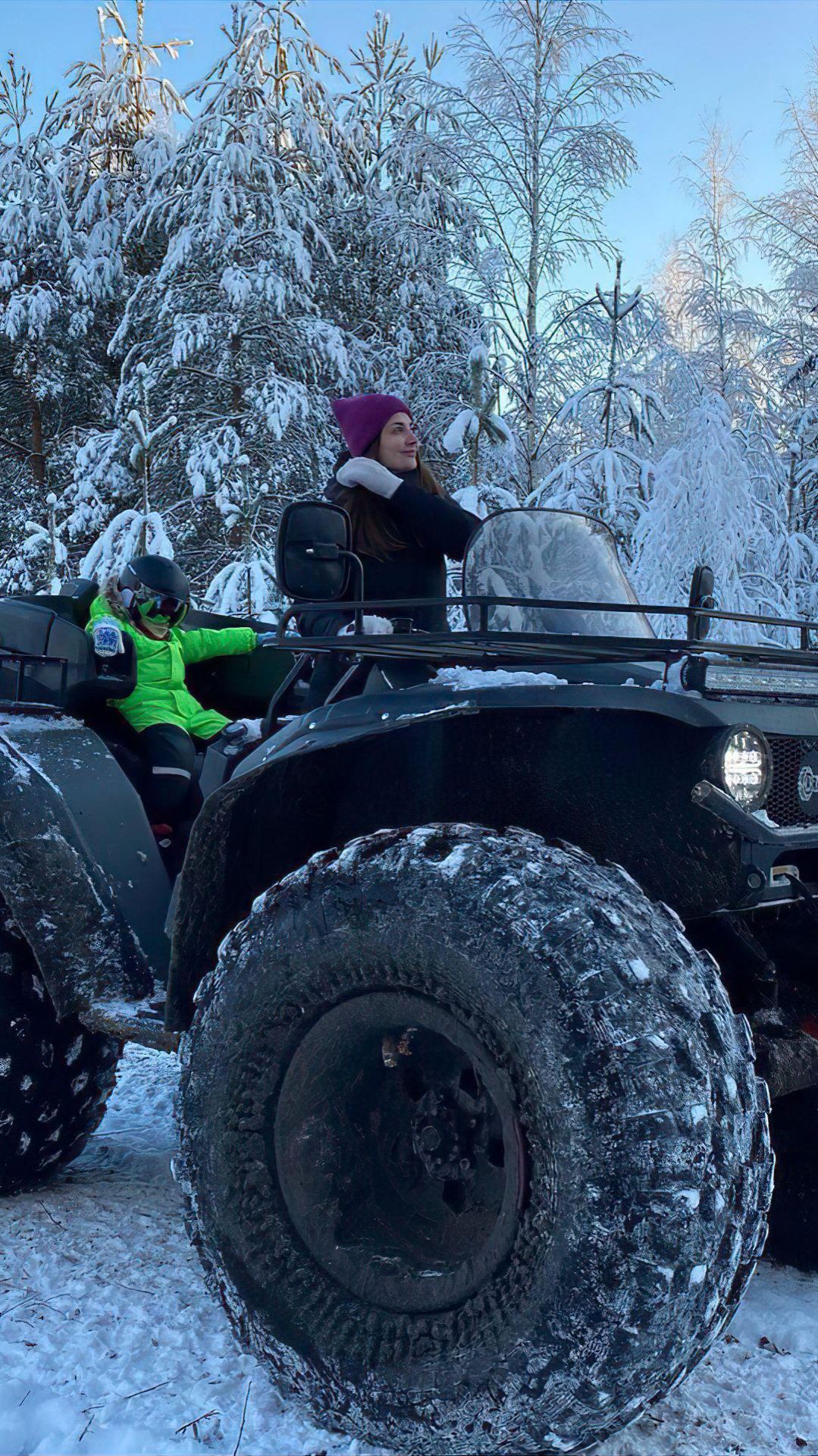 Катание на квадроцикле бигфуте Uran возле Санкт-Петербурга: Экстремальные развлечения агентства АХАА
