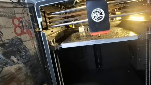 2. интро 2 опустить стол руками и снятие крышки экструдера