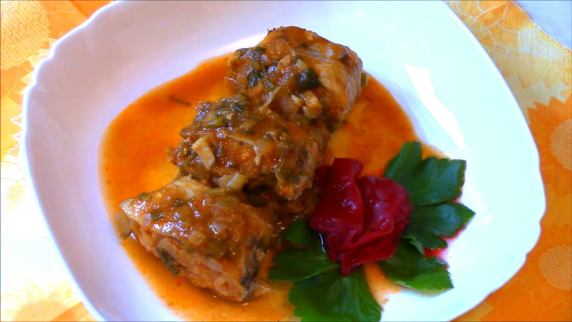 Минтай тушеный в вине - нежное, ароматное и очень вкусное блюдо.