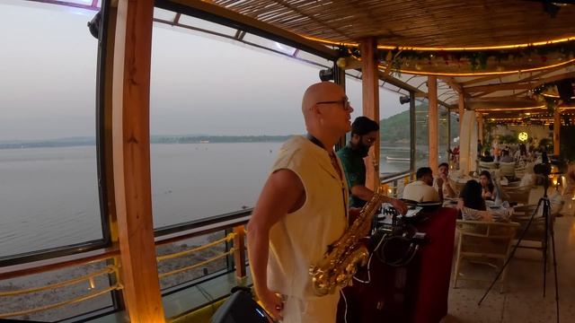 Саксофонист и диджей - красивая электронная музыка слушать бесплатно - микс для ресторана или кафе