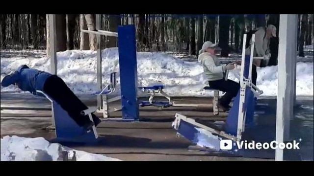 Занятия северной ходьбой с М.Моргуновой в парке "ХАРИНКА" г.Иваново  24.03.26 г