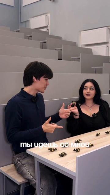 Лина с Жаном уже идут на хоккей, а вы?