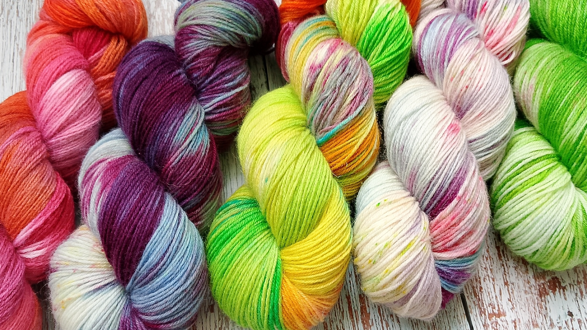 Ещё две пасмы в мою коллекцию, пряжи ручного окрашивания🧶Крашу пряжу пищевыми красителями 🩷🩷🩷