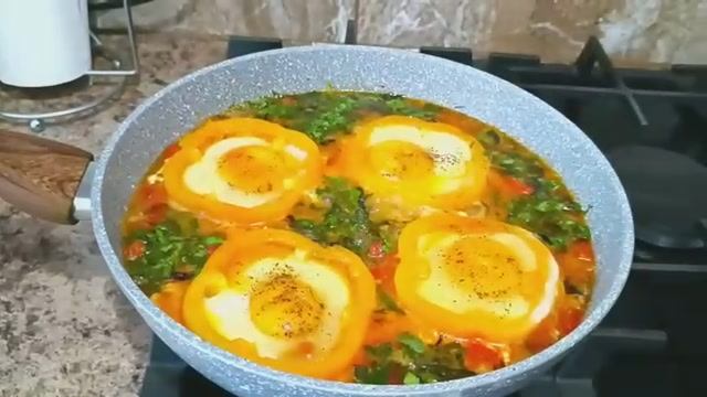 Шакшука - королевская яичница.