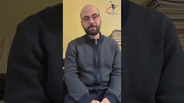 Эксперты Фестиваля в номинации «Инструментальное исполнительство» приветствуют юных конкурсантов.