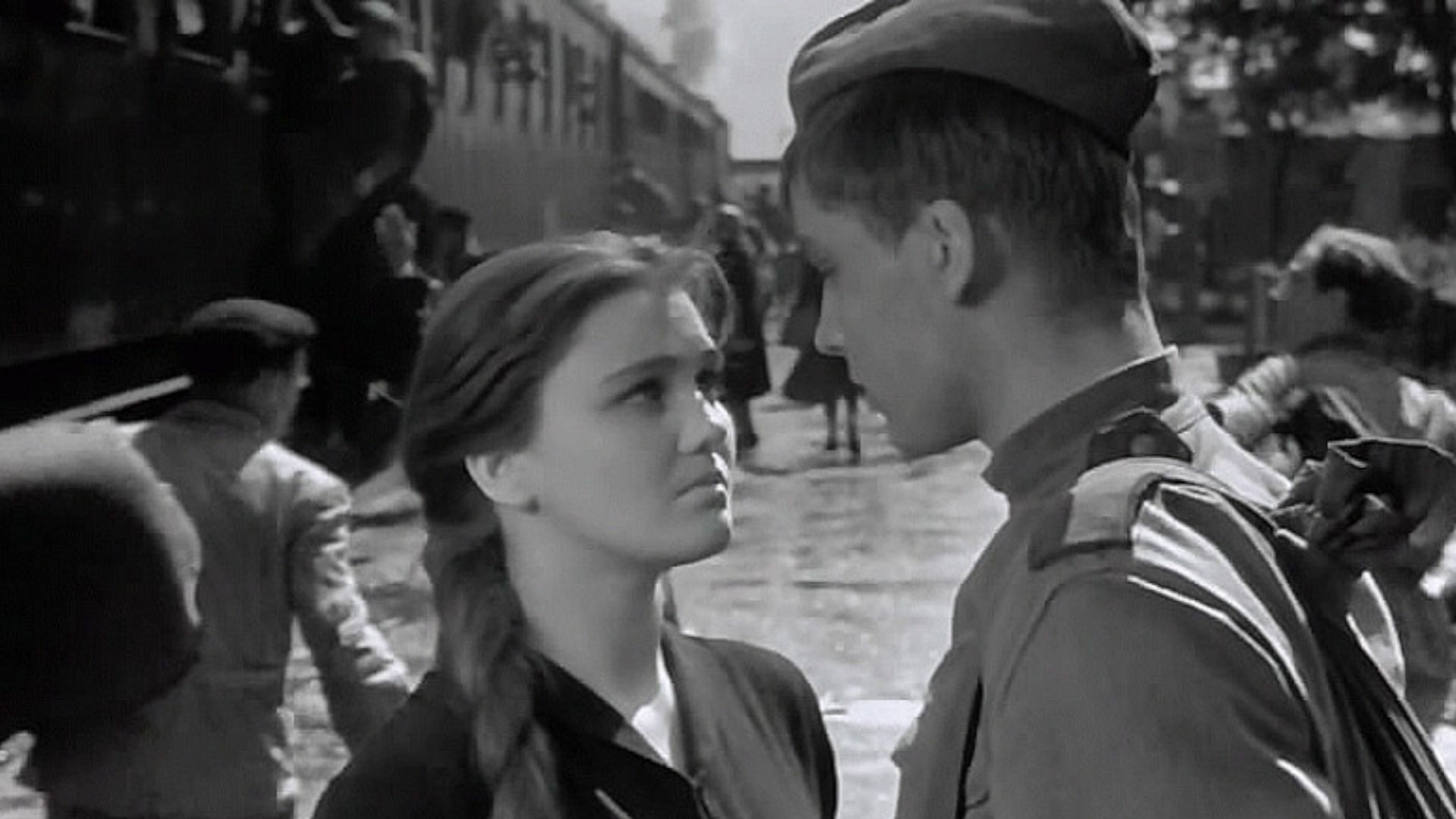 Помиловались в жизни той немножко