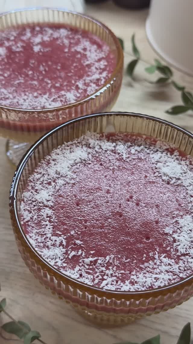 Панна - котта с клубничным муссом. Панакота рецепт. Вкусный нежный десерт, покорит с первой ложки!