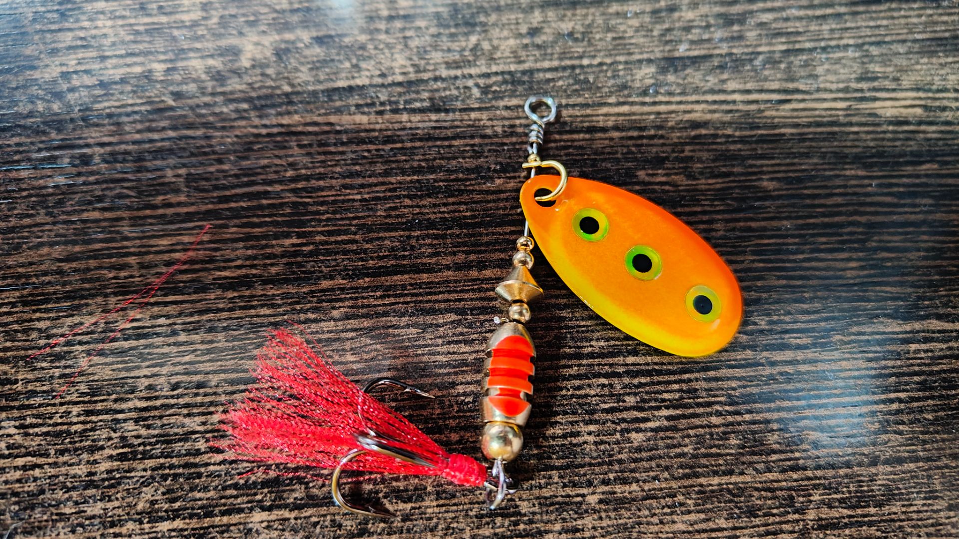 как выбрать блесну вертушку для водоема. на что влияет вес.