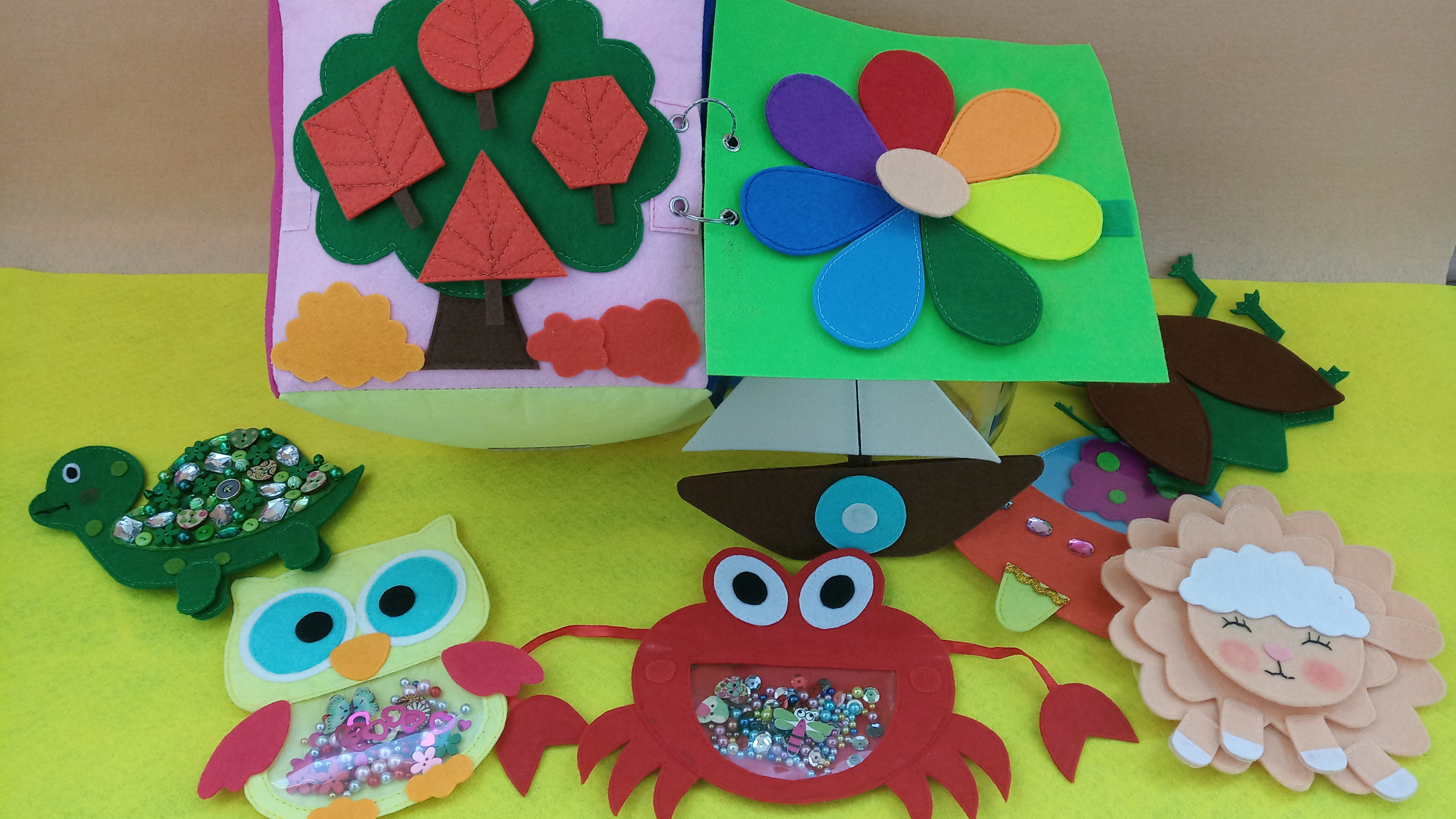 Развивающий кубик из фетра.mp4