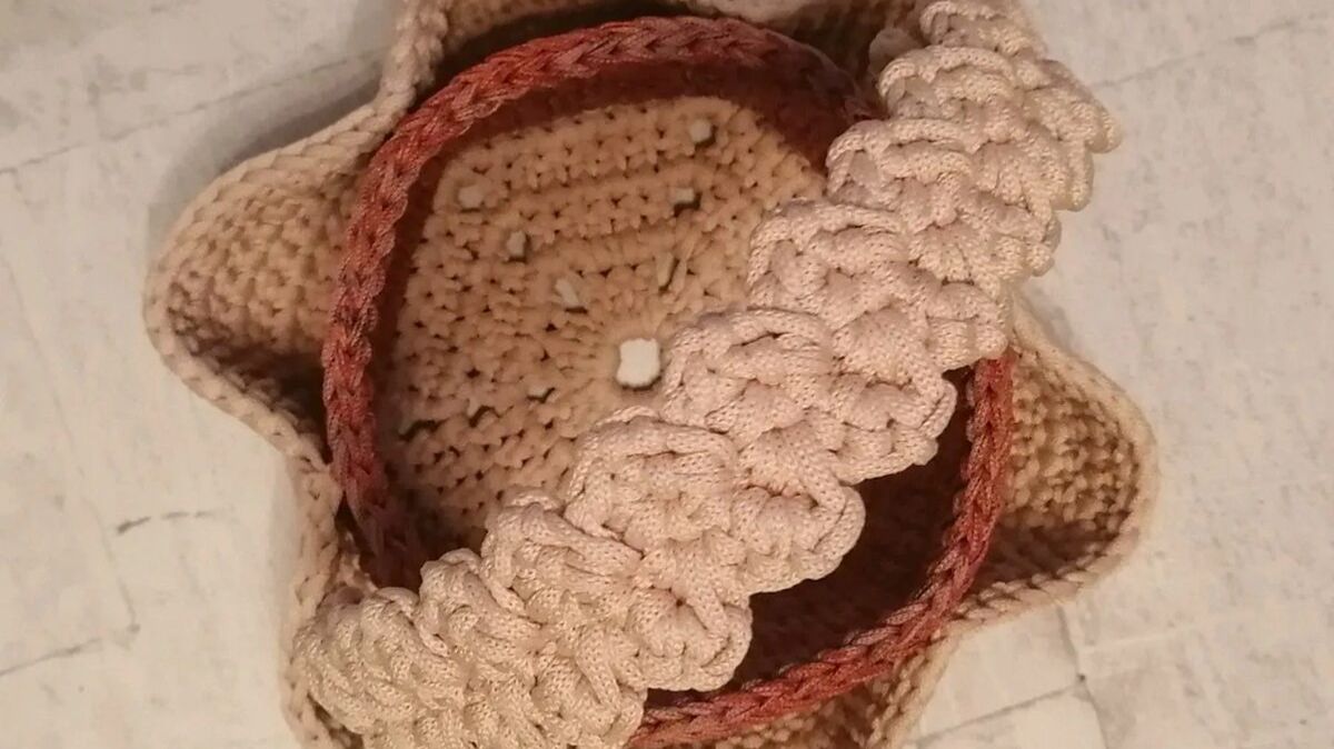 Часть10Пришиваем бока пасхальной корзиночки