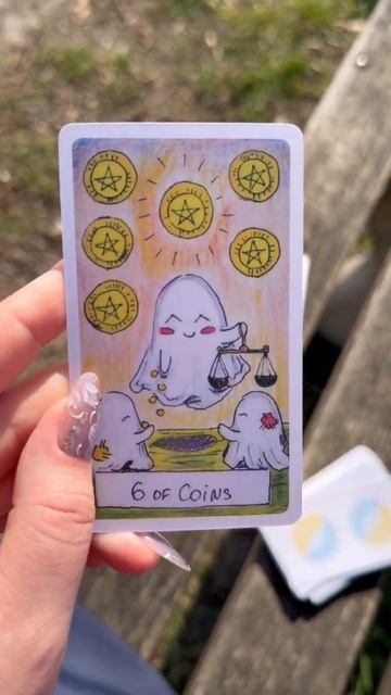 Что чувствует? Любит ли? #tarot #гадание #расклад #онем #мистика