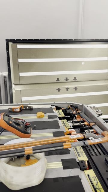 Zeekr 007 GT - сработал пиропатрон ВВБ во время быстрой зарядки