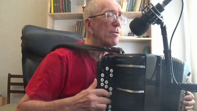 Первое исполнение песни "Жизнь у всех одна"