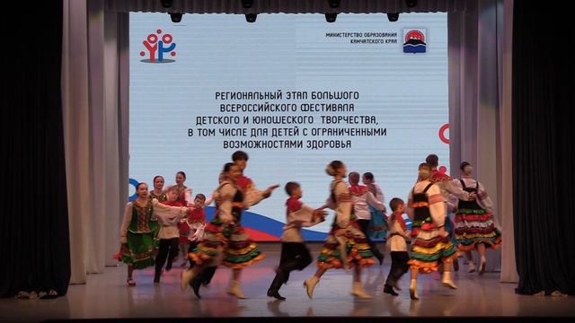 5 «Разгуляй», исп. образцовый детский ансамбль танца «Конфетти»