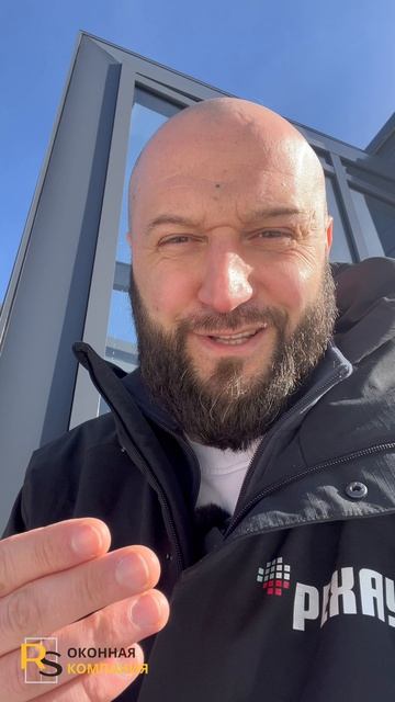 Хочется установить безрамное остекление террасы как здесь? Обращайтесь за загородным остеклением!