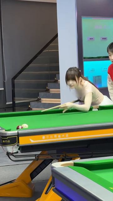 打台球怎麼還踹人