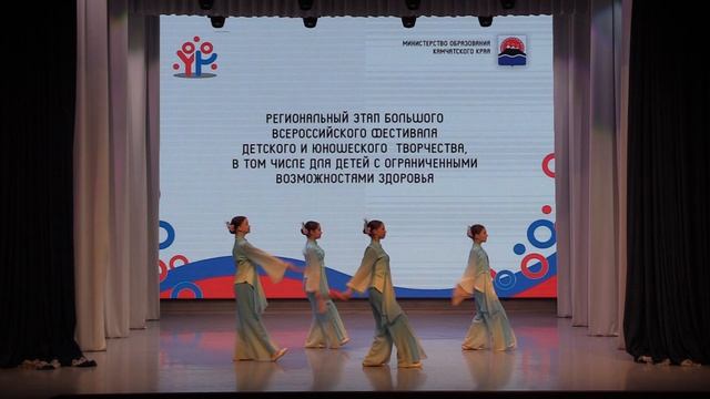 11 «Китайская вариация», исп. образцовая хореографическая студия «Фиеста»