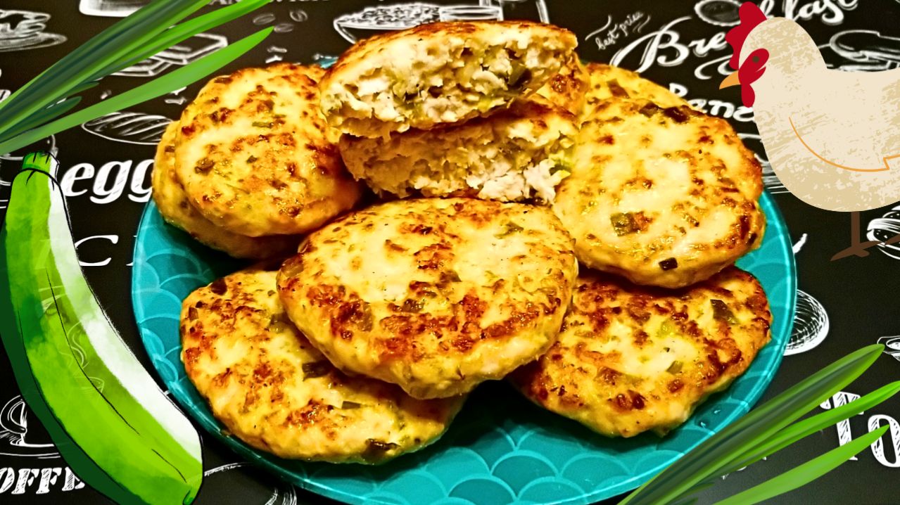 СОЧНЫЕ КУРИНЫЕ КОТЛЕТЫ С КАБАЧКОМ И ЗЕЛЕНЫМ ЛУКОМ / Очень простой и быстрый рецепт вкусных котлет