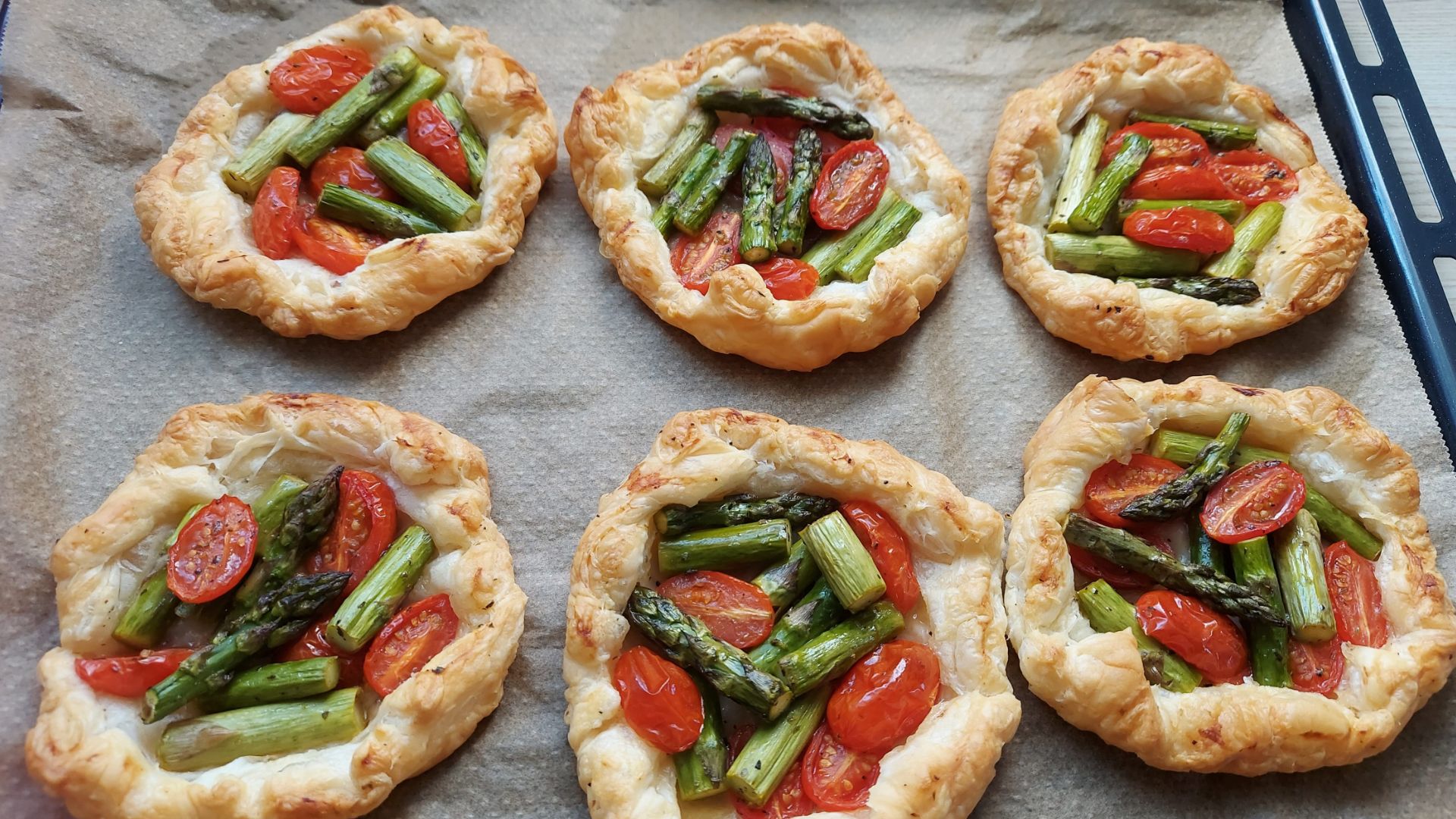 ЗЕЛЕНАЯ СПАРЖА В СЛОЕНОМ ТЕСТЕ! БЫСТРО, ВКУСНО И ВСЕ ПРОСТО!