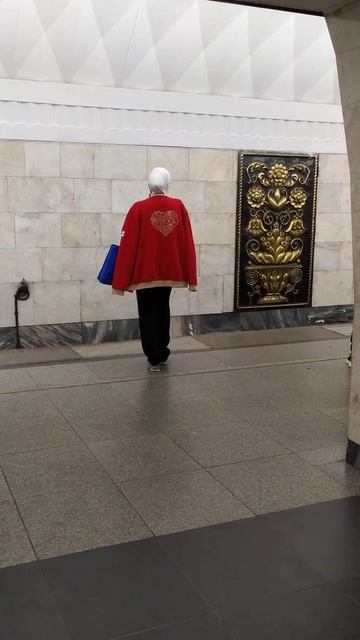 Блондинка! Королева блондинок!