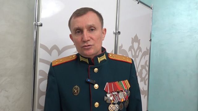 «Атеистов в окопах не бывает»: история медика и хазрата в одном бойце