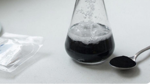 Что будет,если смешать перикись водорода с активированным углем?