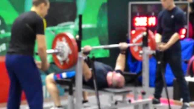 Жим лежа 135 кг. Георгий Зобач