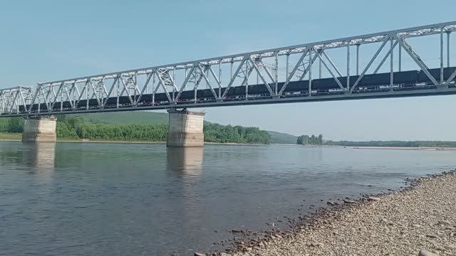 БАМ. Поезд по Бурейскому мосту