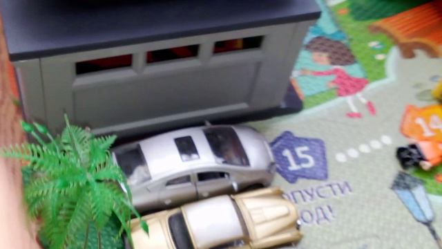 Макет посёлка Калинин. Школа, гараж, рыцарские скульптуры.