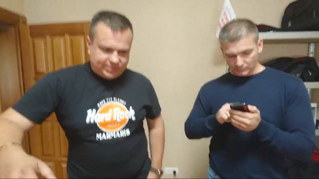 Первый прямой эфир. причём спонтанный. ЭТО КРУТО))))
