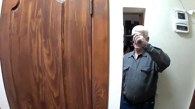 Варианты установки ограничителей  дверей.