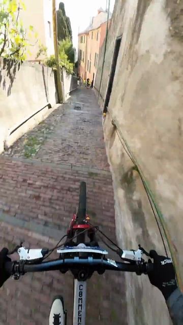 ГОРОДСКОЙ Спуск на полной скорости