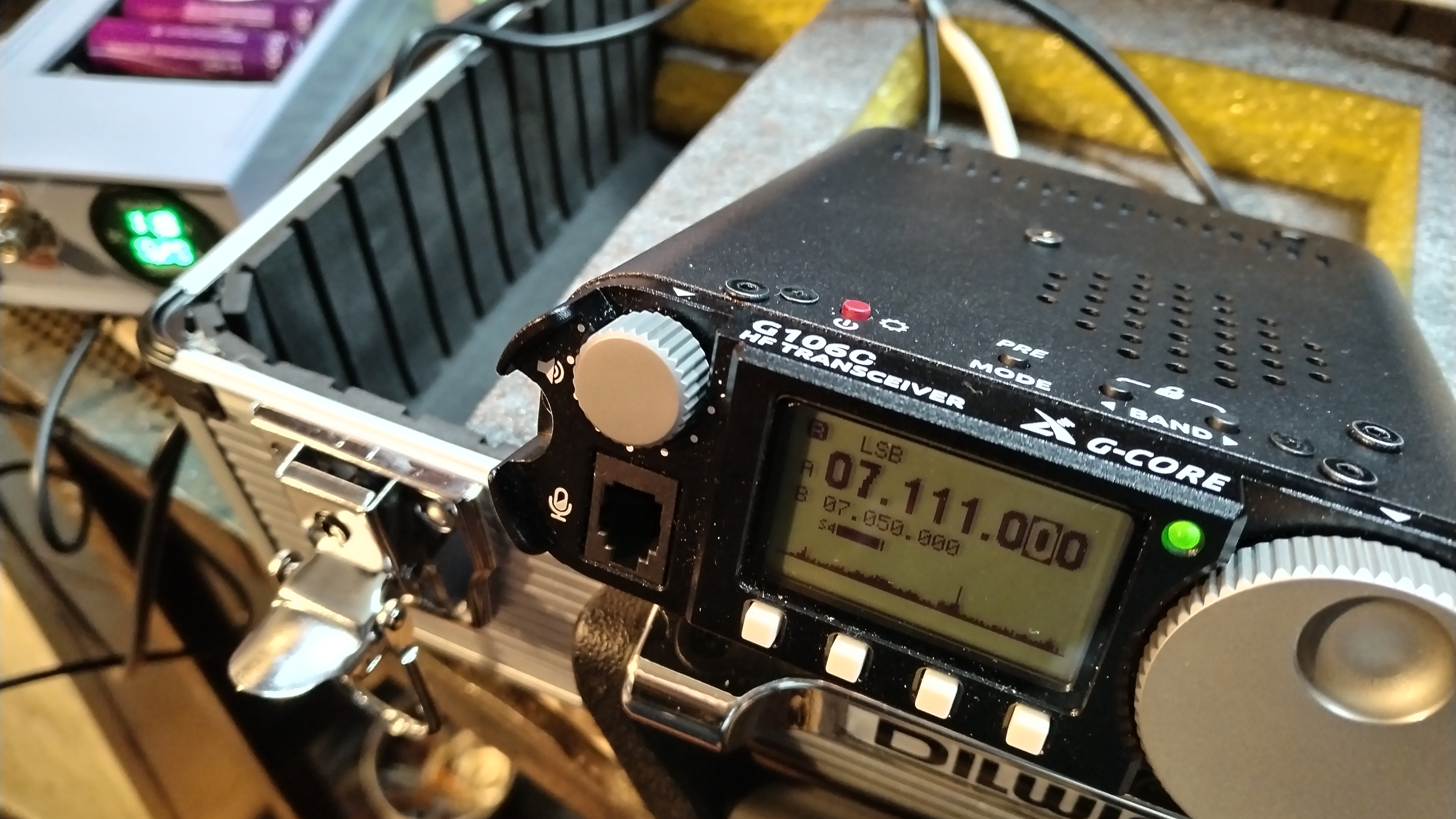 Чемодан, блок питания, лёгкая антенна