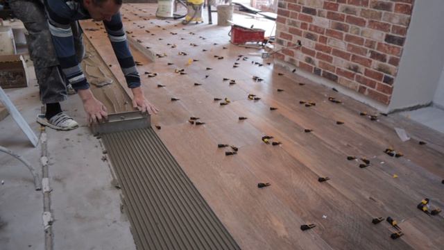 Какой инструмент я применяю для быстрой и качественной укладки плитки 1500 на 530