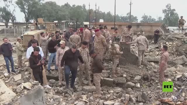 آثار غارة جوية استهدفت عيادة عسكرية في العراق وأسفرت عن مقتل 7 جنود