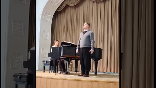 "Скажите,девушки,подружке вашей", поет Ал-др Котельников-Вознесенский,(сл.М.Урицкий, муз. Р. Фальво)