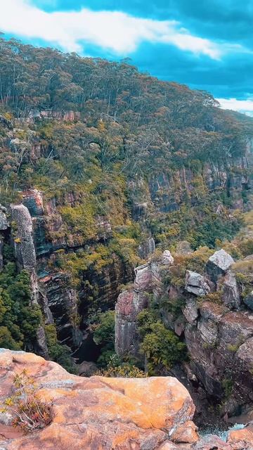 Потрясающее место в Австралийских горах . Budderroo National Park.