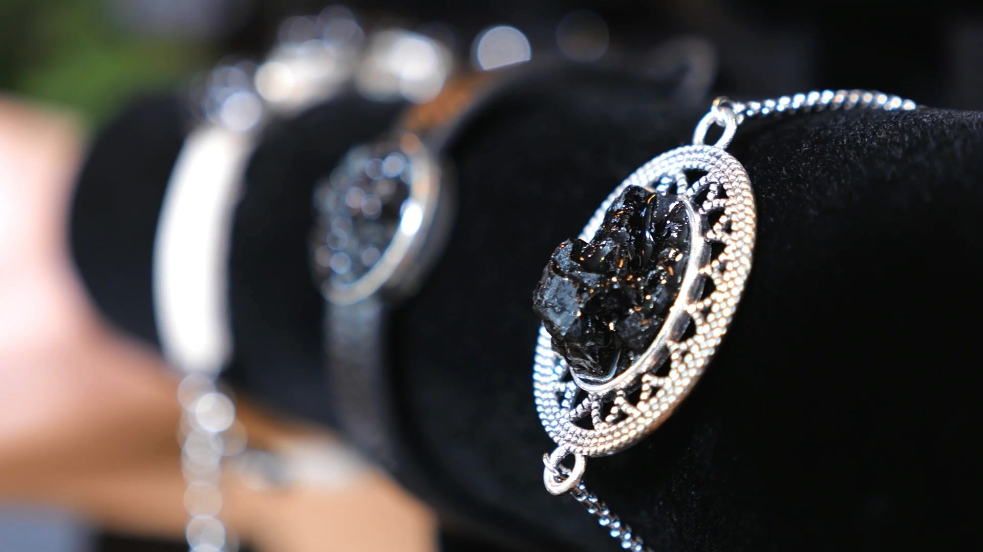 Украшения из угля Ольги Телепневой. Всё Моё. Фрагмент выпуска от 19.03.2026