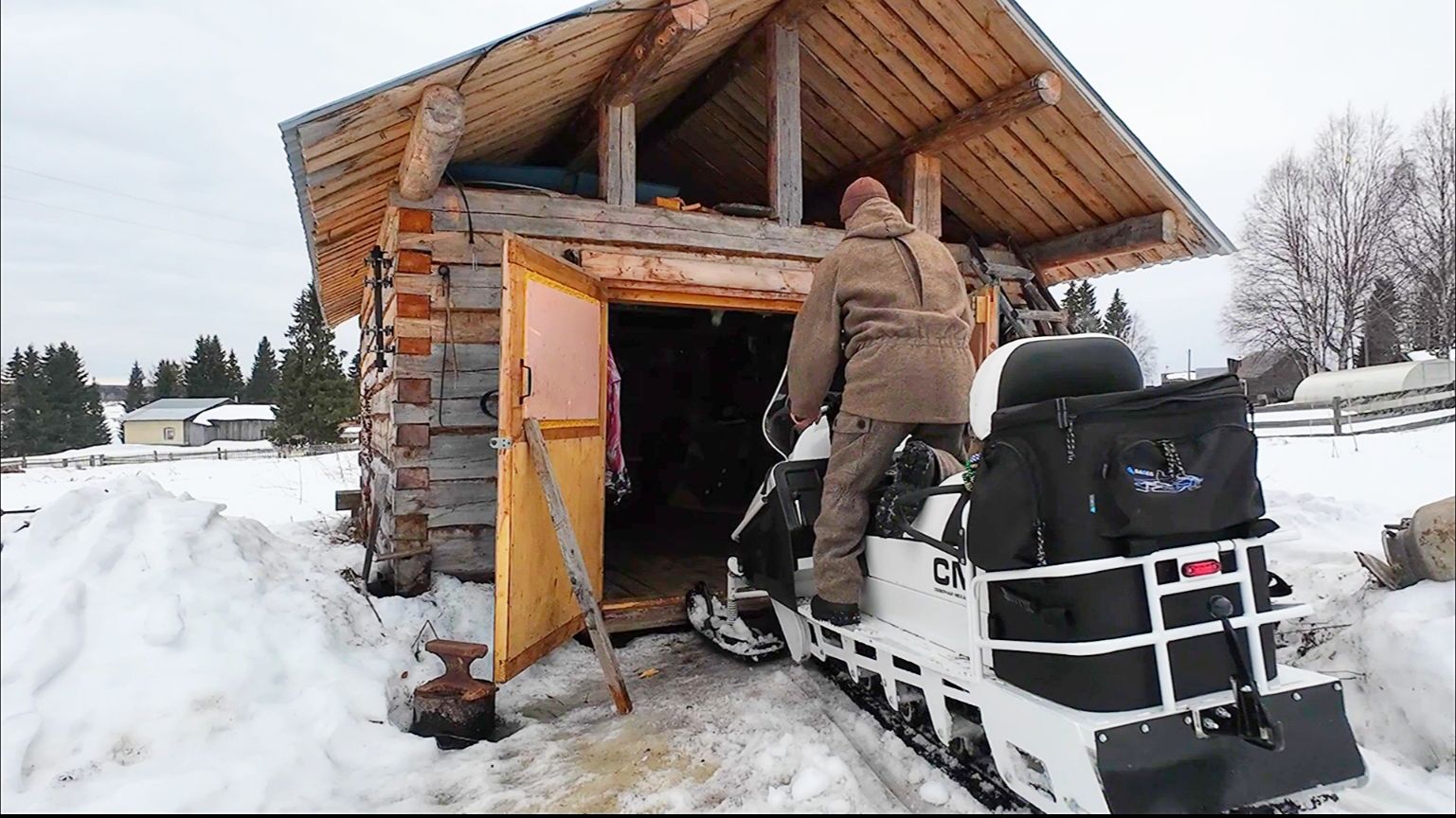 МНОГИЕ ЭТОТ СНЕГОХОД НЕНАВИДЯТ ИЗ-ЗА ЕГО ПРОХОДИМОСТИ / СМ-003 СПУСТЯ 1257 КМ. / ЗАМЕНА МАСЛА.