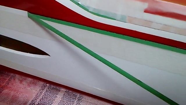 №17- Снимаю маскировку после покраски красным цветом на фюзеляже.