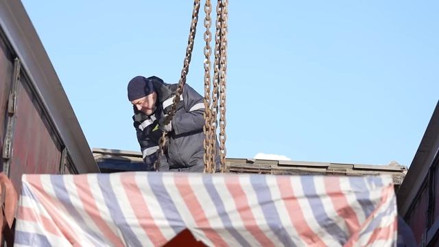 Новогодний подарок под елку: в ЦПКиО Волгограда приехали детали колеса-гиганта