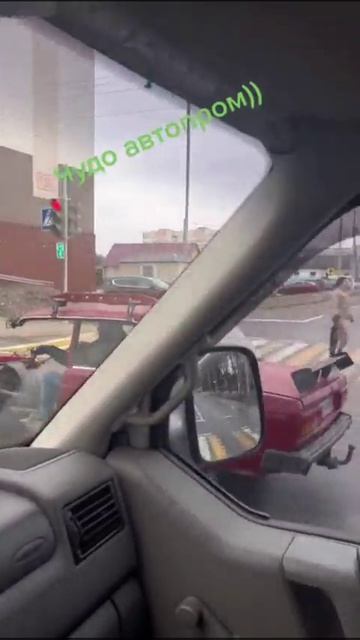 Безумный Макс 😐 Зато - не на маршрутке❗