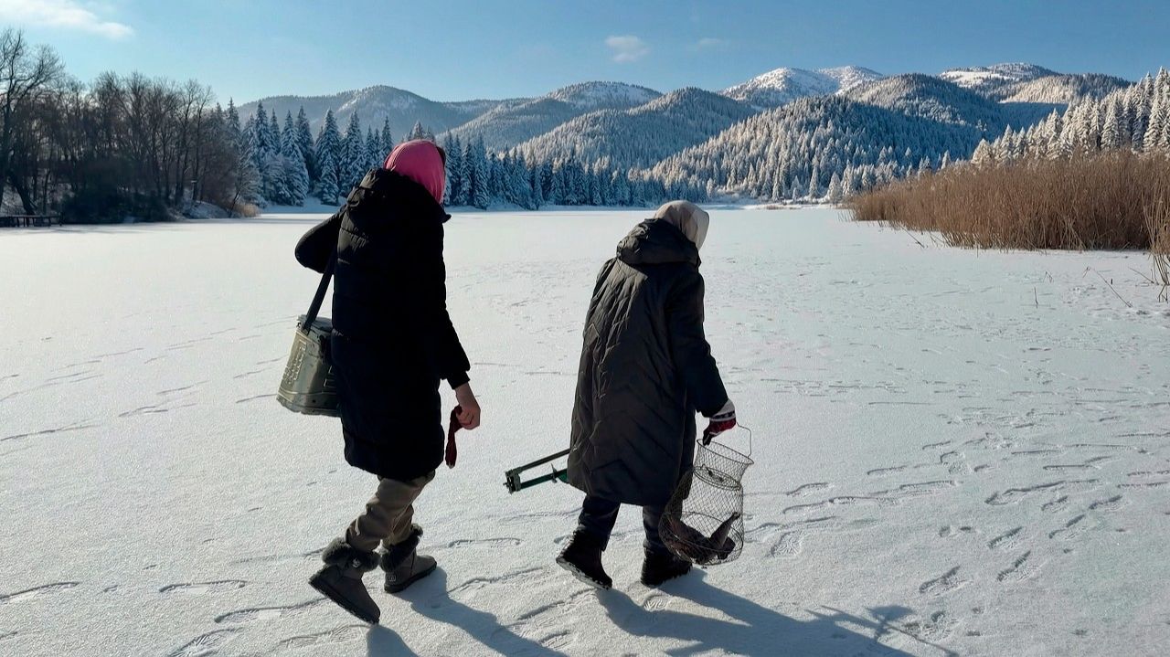 Одинокие, но Счастливые: Жизнь Двух Пожилых Женщин ❤️ Зима в Горах с Животными