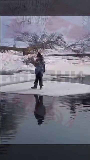 В Казани ребенок развлекался на околовшейся льдине