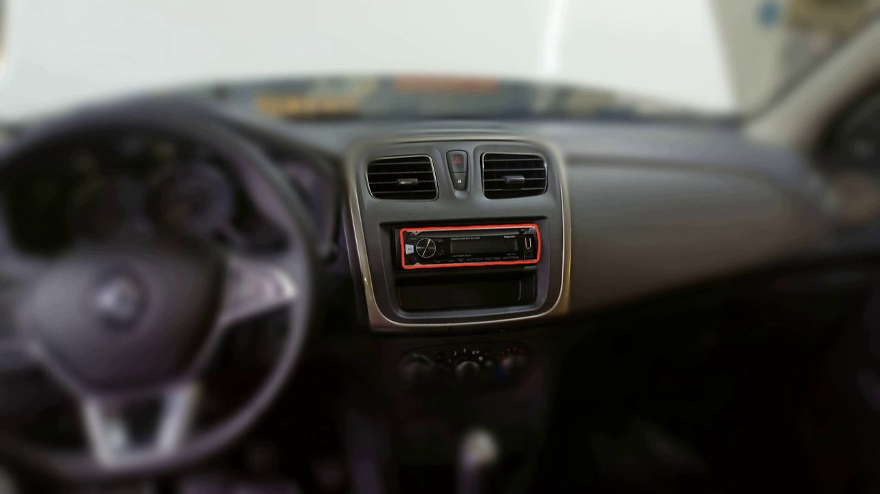 Не работает магнитола на Renault Logan